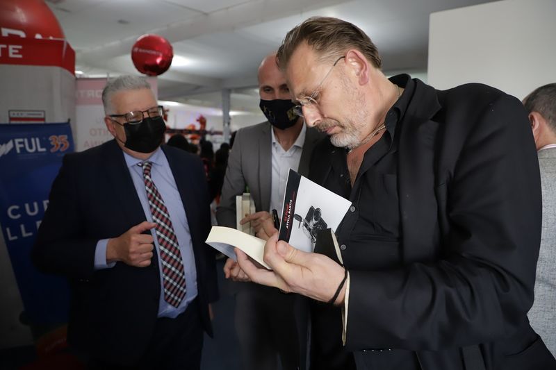 Boletín :: Se realiza encuentro con el escritor húngaro Attila Bartis en FUL 2022